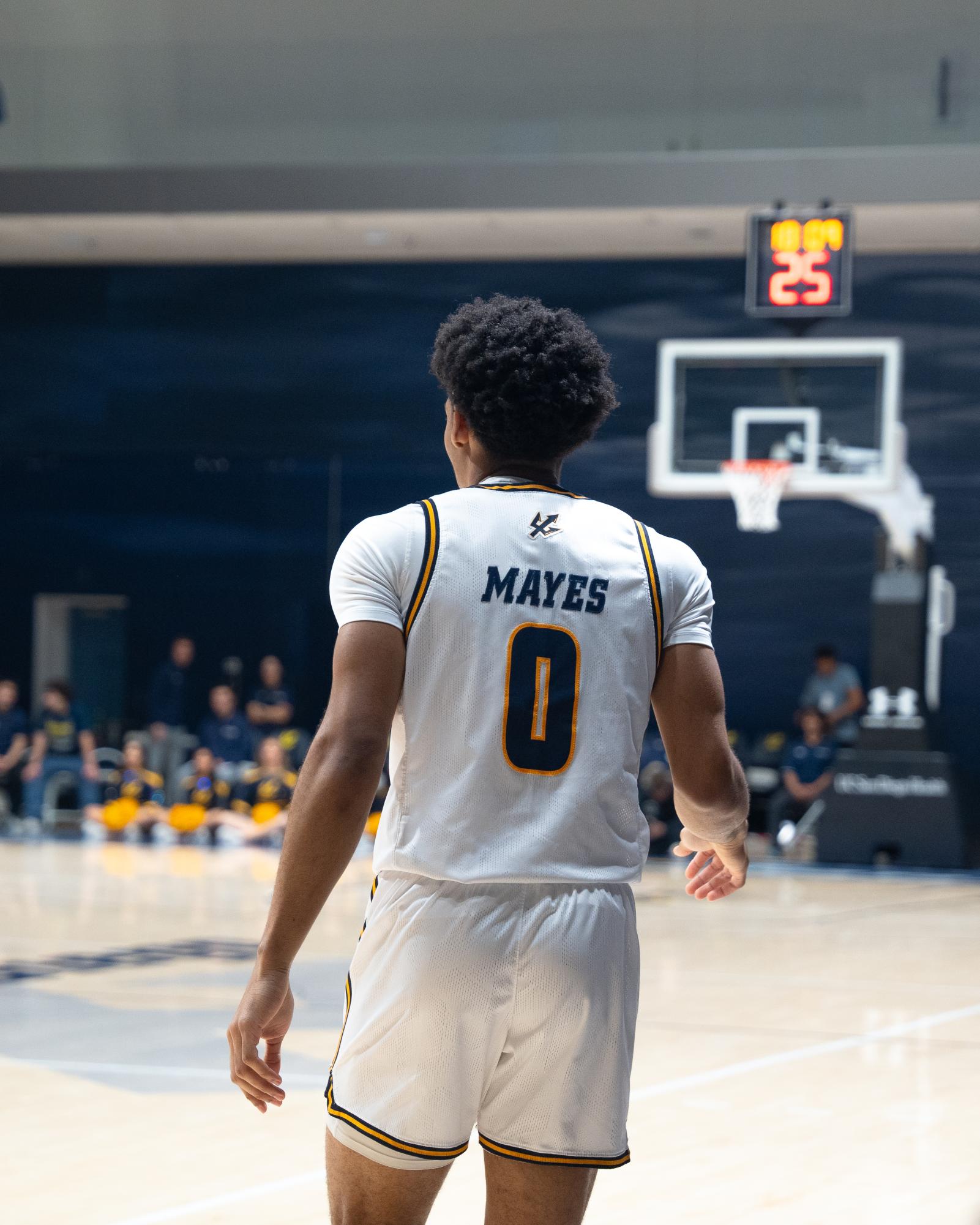 Men’s basketball rallies to fourth straight win against Bakersfield ...